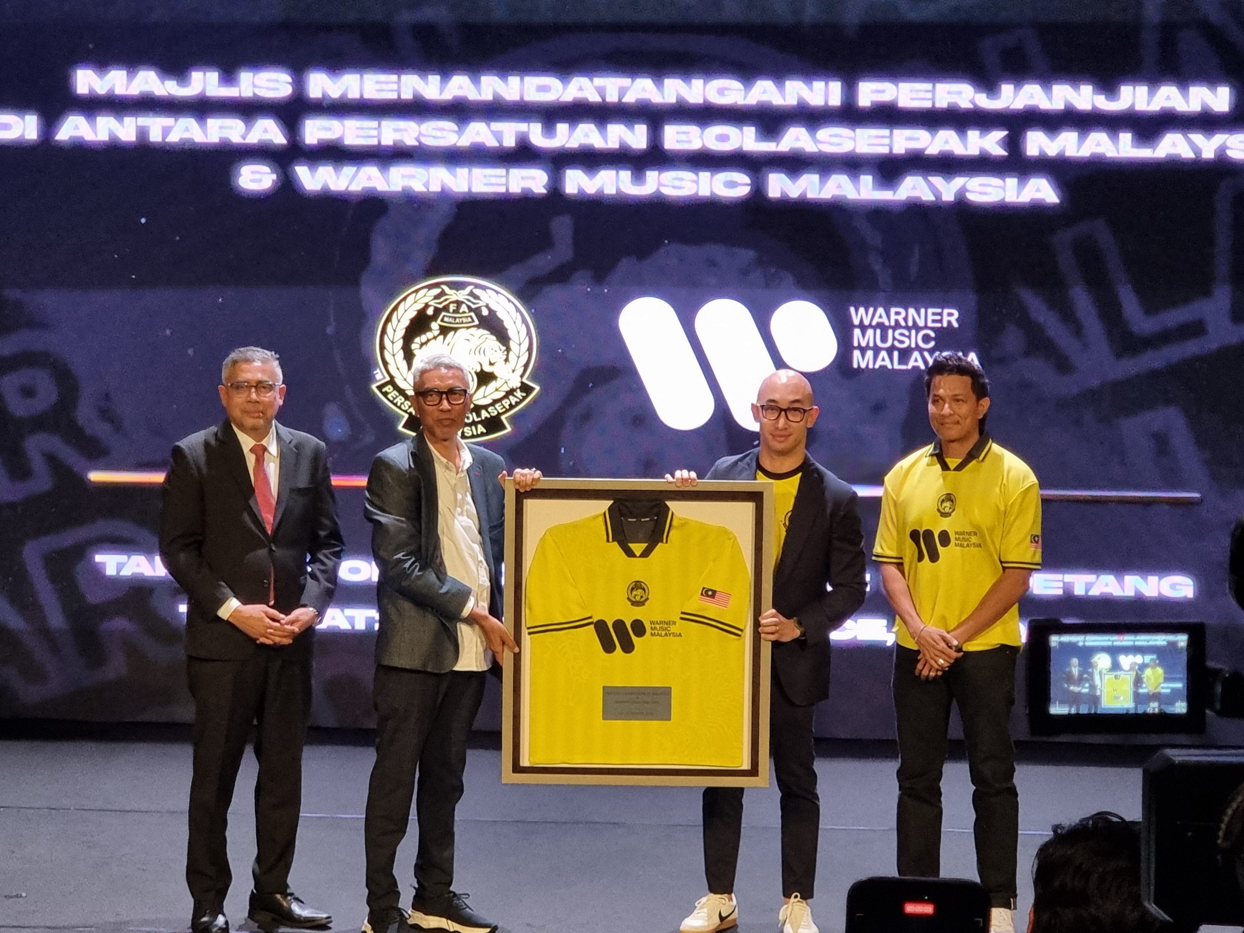 FAM & Warner Music Bekerjasama Hasilkan Lagu Skuad Harimau Malaya – Sukanz